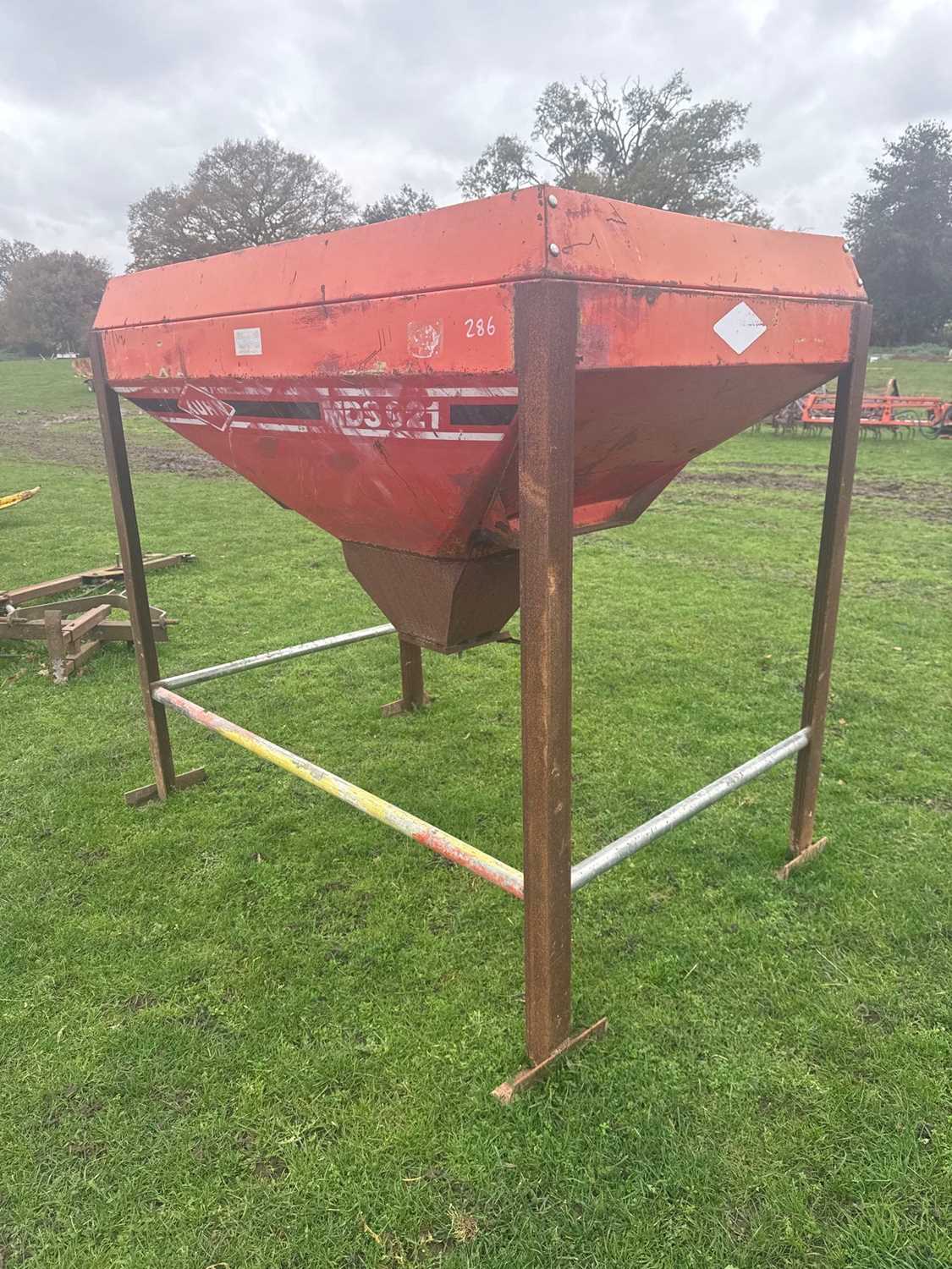 Lot 286 - Bag hopper