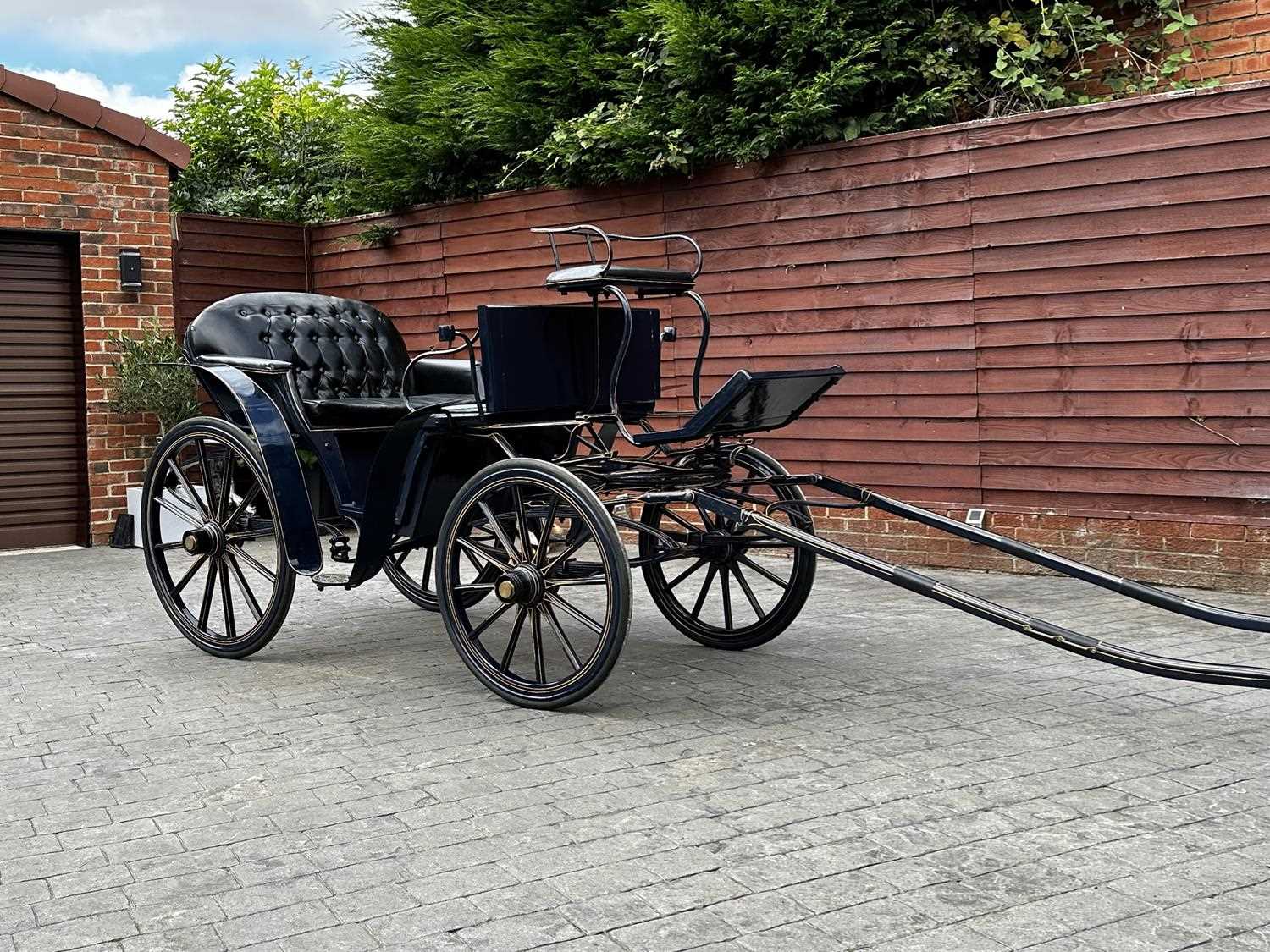 Lot 14 - VIS-À-VIS PHAETON, built circa 1900 to suit